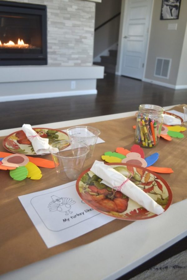 How to Create a Thanksgiving Kids Table - The Daily Hostess